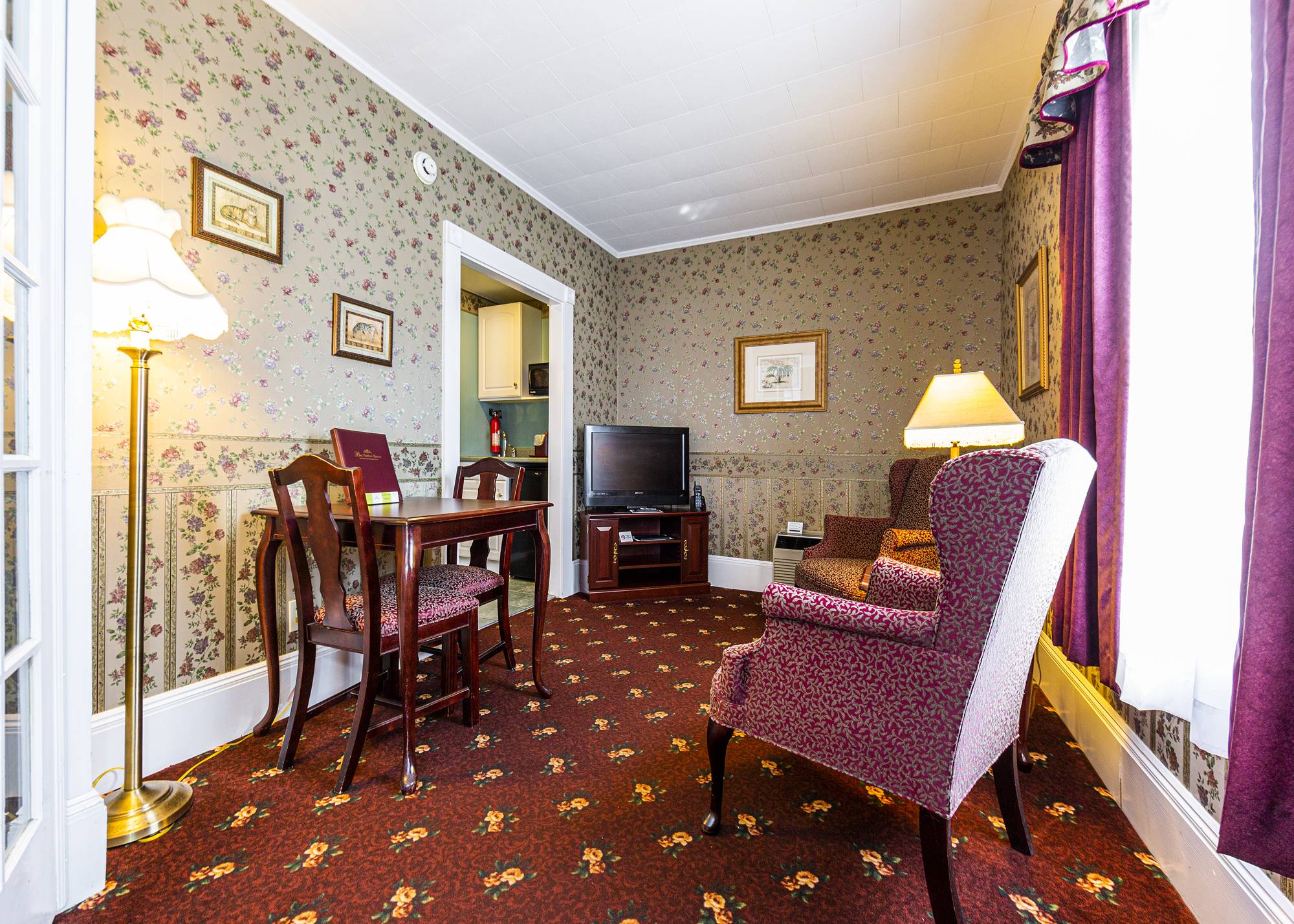 Bar Harbor Manor | Bar Harbor Inn & Suites